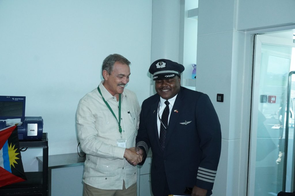 Hero’s welcome for Antiguan captain on AA Flight - Pointe Xpress ...